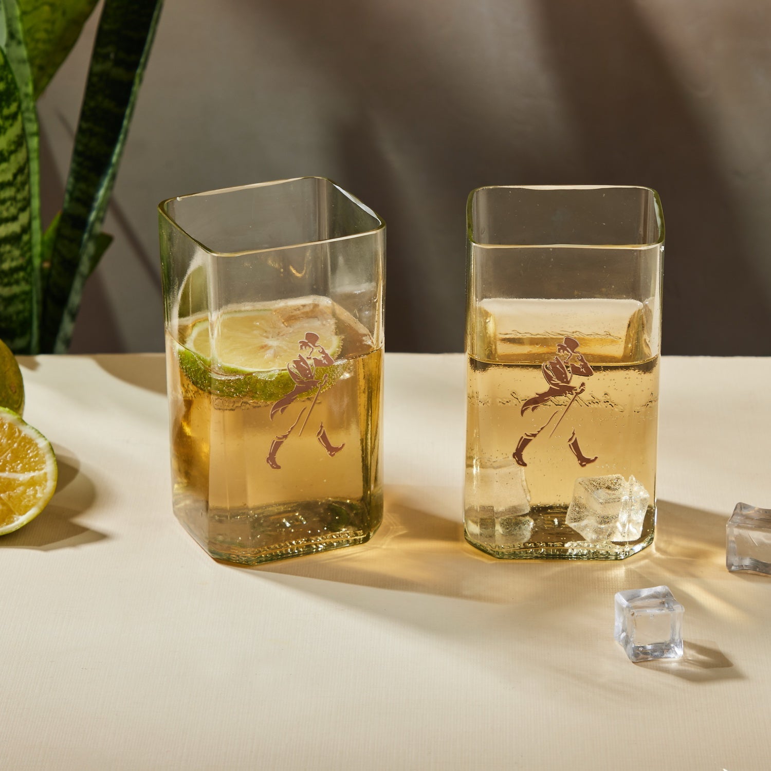 Johnnie Walker Gold Label Medium Glass Set of 4 – Classic Luxury, Reim